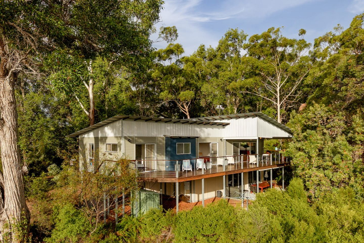 Waiuta Reteat Holiday Home With Outdoor Theatre - Fraser Island