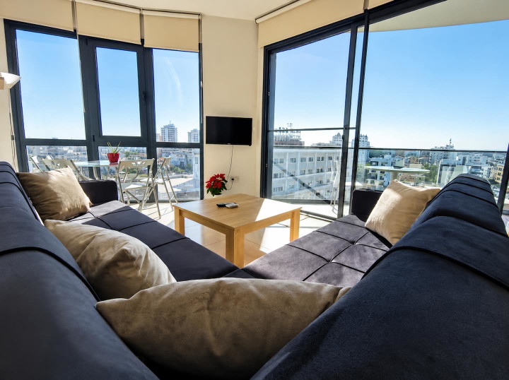 City Centre Flat With Panoramic Views & Netflix - Mağusa