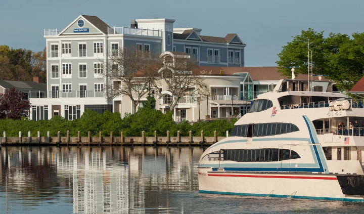 Hyannis Harbor Hotel - King Suite With Kitchen - Cape Cod, MA