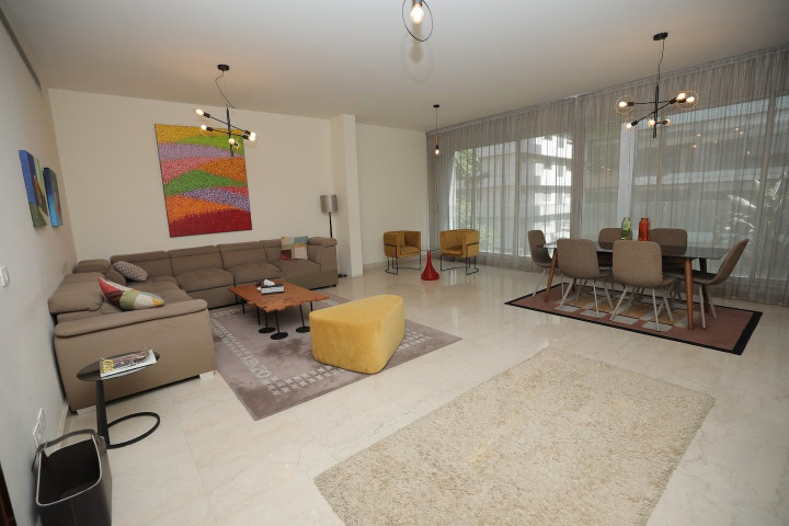 24/7 Electricity Modern 3-bedrooms Flat In Hamra - Beiroet