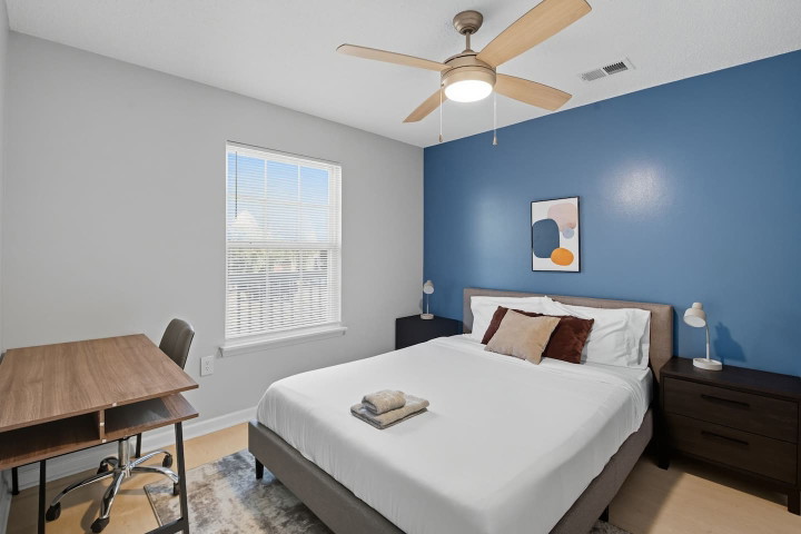 Chic Modern Suite With Style I Free Parking - Fayetteville, NC