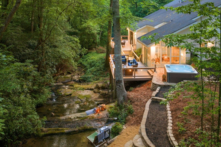 Swim In Private Waterfall + Hot Tub + Wineries - Dahlonega, GA