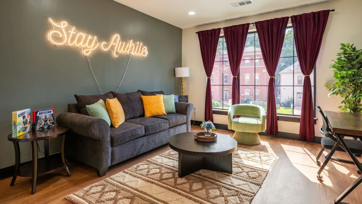 Nulu 1br Sleeps 4 | Pool, Free Parking & Whiskey - Louisville, KY