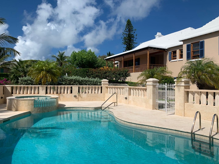 Large Studio Apt. Pool And Private Beach Access! - Bermuda