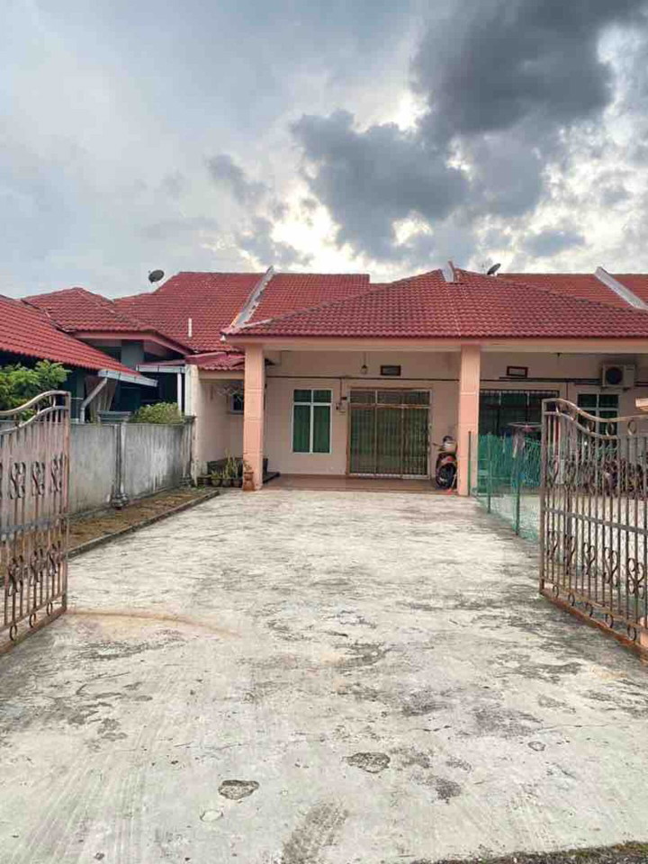 Hajjah Homestay Muar, 2 Rooms - Muar