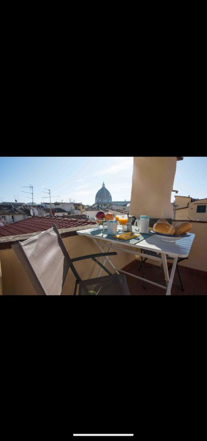 Small Penthouse With Terrace Overlooking The Duomo - Florenz