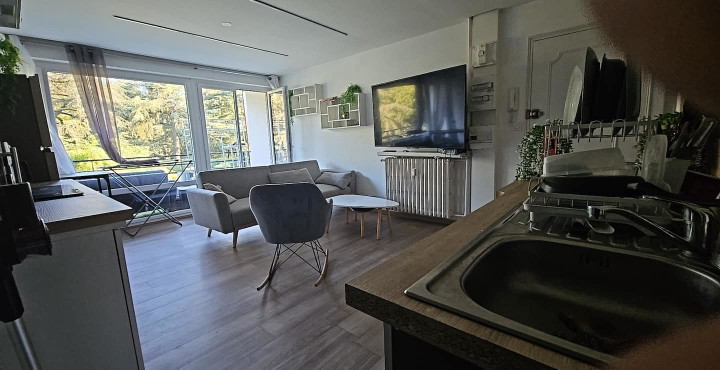 Chambre Chaleureuse Et Pratique. - Angers