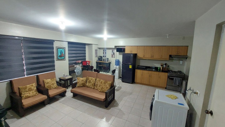 Spacious Corner 2br Condo + Balcony +Parking - Cainta