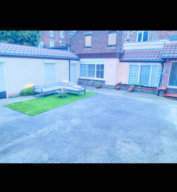Village Fertile - Aeropuerto de Bruselas Sur Charleroi (CRL)