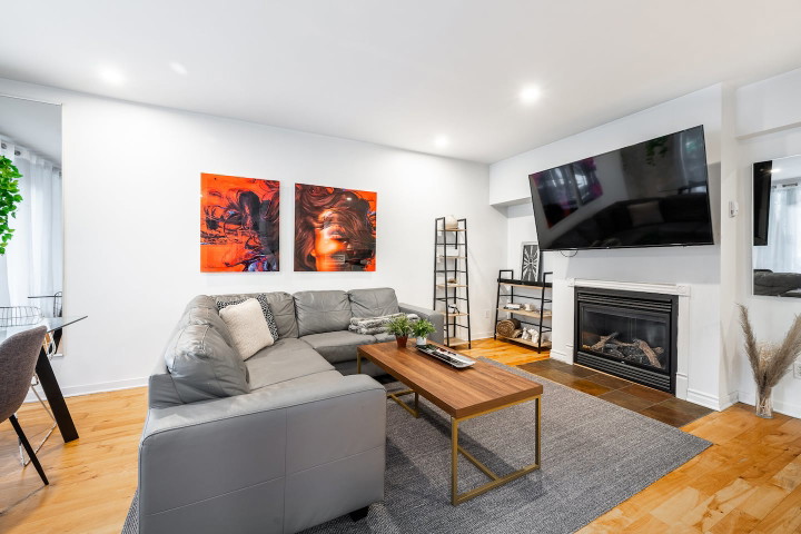 Condo Rez De Jardin Sur Rue Paisible De Montréal - Montréal, QC