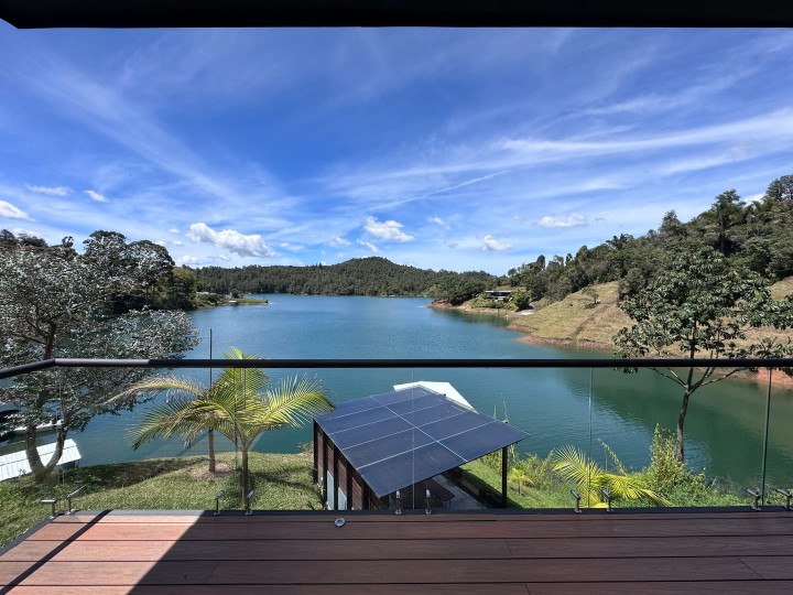 Lux Cabin Lakeside In Guatape - Guatapé