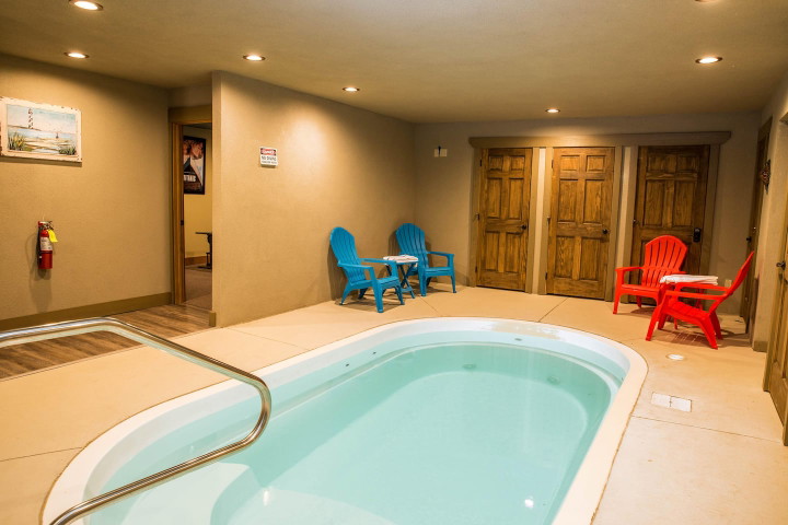 Gatlinburg Pool Pad | Indoor Pool  Sauna  Theate - Gatlinburg, TN