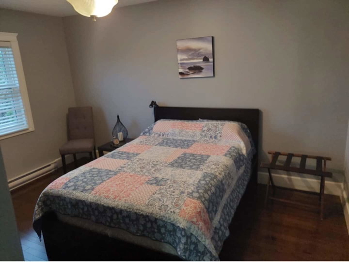 Clean/cozy Room In Vacation Home - Clarenville