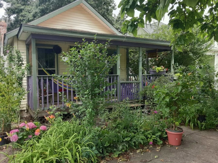 La Casita: For Comfort, Fun, Or Peace. - South Bend, IN