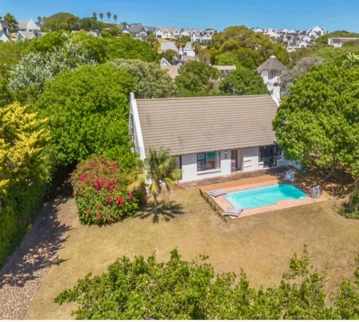 St Francis Family Home | Pool & Private Garden - Saint Francis Bay