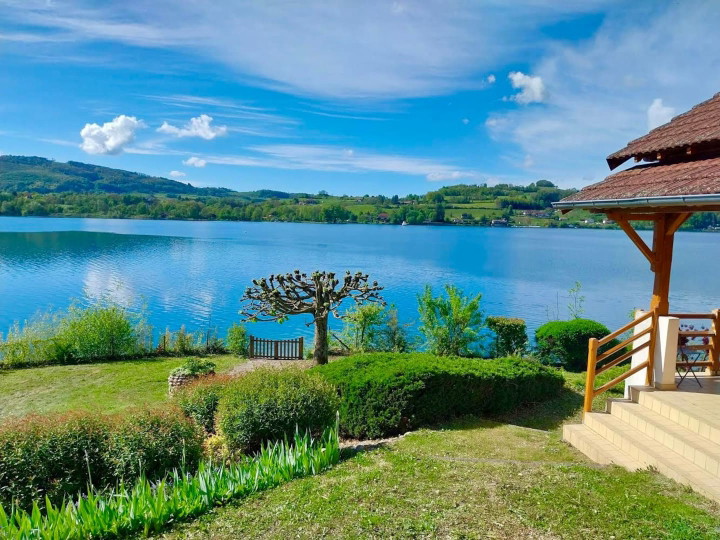 Chalet De Charme Les Pieds Dans Un Lagon Turquoise - Voiron