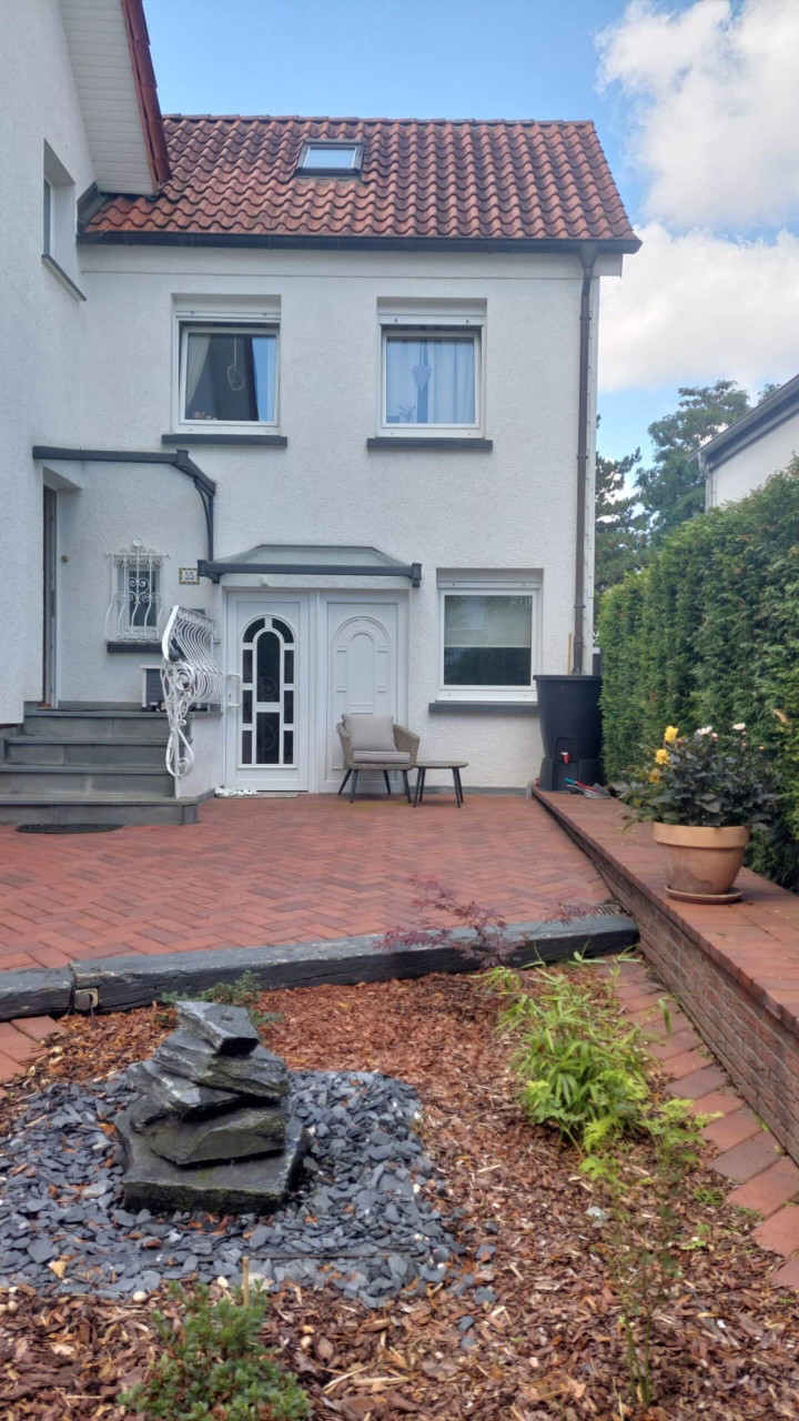 Room With Private Bathroom And Private Entrance - Bad Oeynhausen