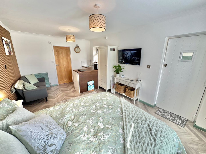 Cozy Coastal Retreat - 10 Min Walk To The Beach - Mudeford