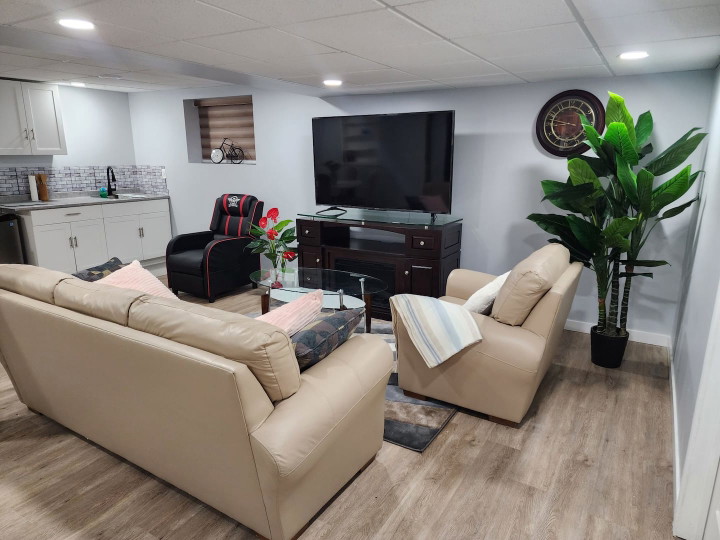 Beautiful 2br Basement In A Quiet Neighborhood - Manitoba