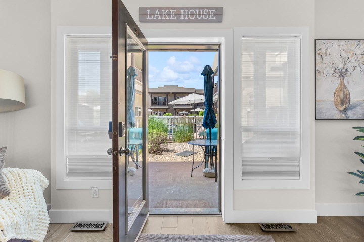 Lakeside Oasis, Step From The Pool. - Osoyoos