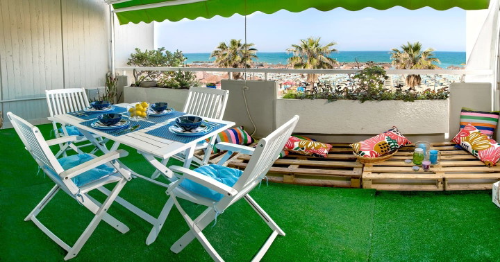 Beachfront House Montesilvanoconparkingprivato - Italy