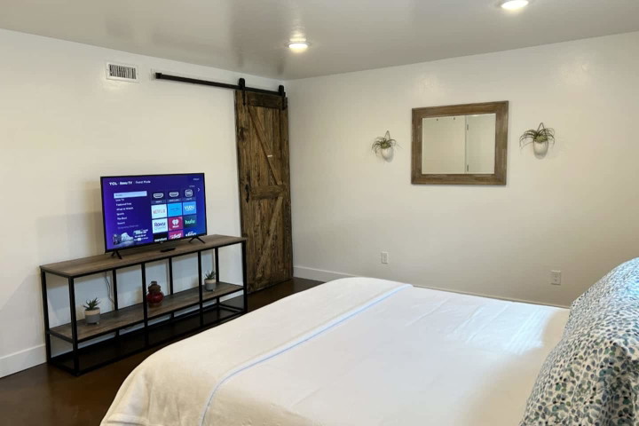 Beautiful Rustic Basement Apt With Plenty Of Space - Springville, UT