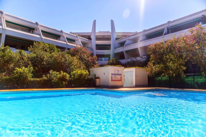 2 Rooms + Cabin - Air-conditioned - Swimming Pool - View Of Lake Ponant - La Grande-Motte