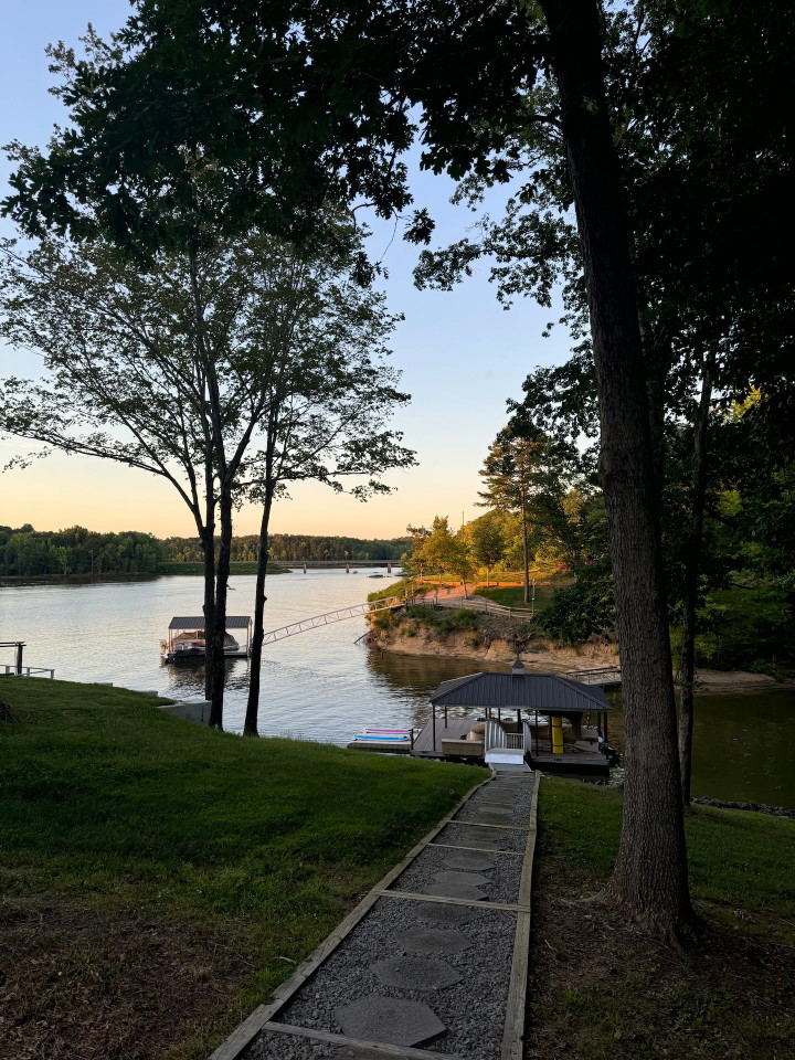The Lakehouse In Bluestone - Occoneechee State Park, Clarksville