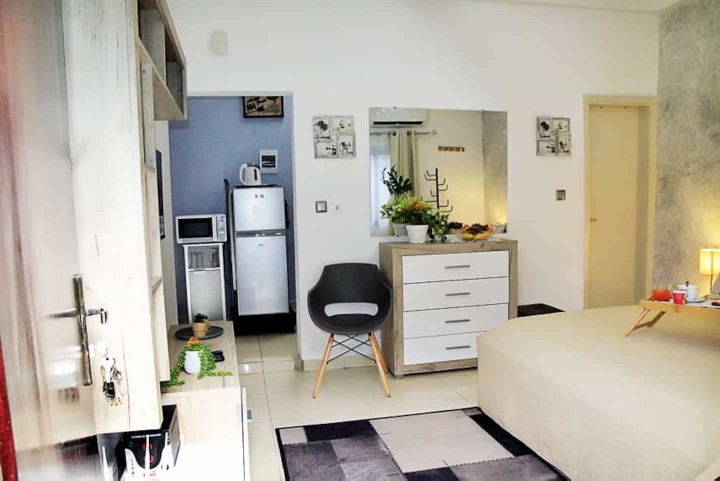 Chic Studio, Cable Tv, 20 Mega Wi-fi, 24/7 Secured - Abidjan