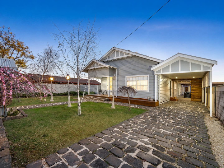 Hamptons Style Living On Maude Street - Shepparton