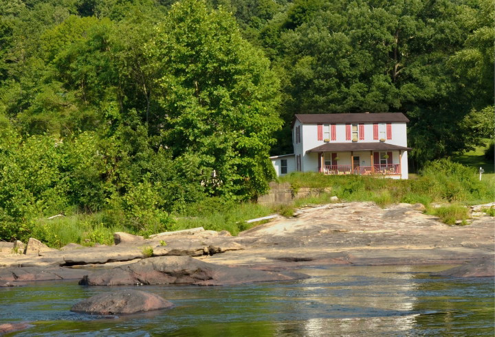 4 Bedroom Waterfront Home, Sleeps 10, Allow Pets, Near Audra & Tygart Lake Parks - Blue Ridge Mountains