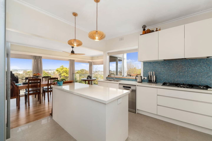 Mornington Bayside Escape With Views - Mornington