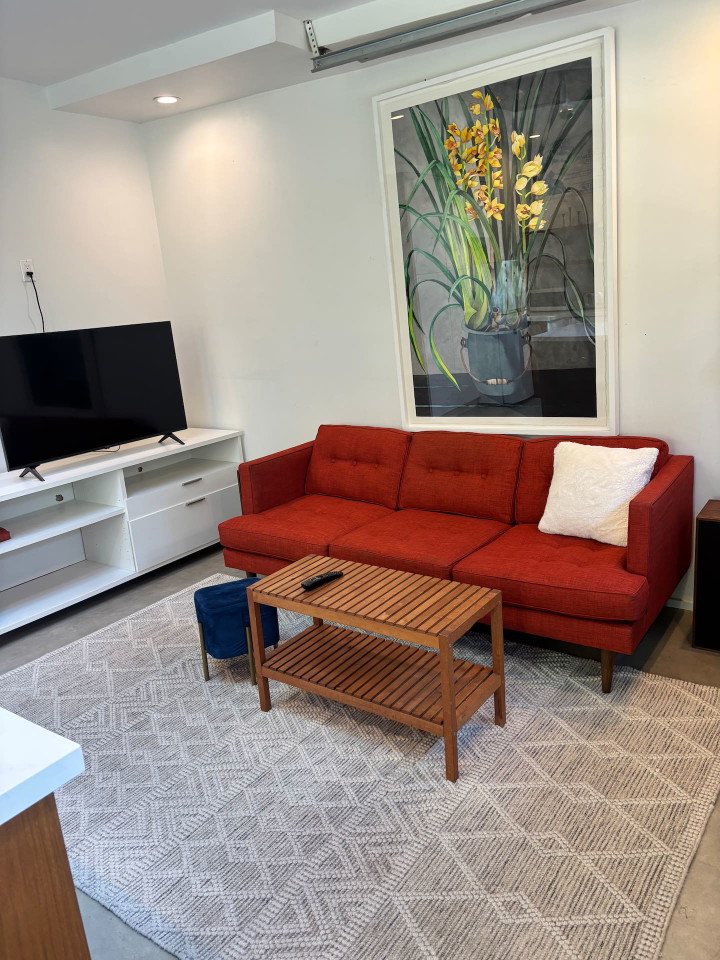 Modern, Sleek, Stand Alone Private Accommodation - Los Angeles