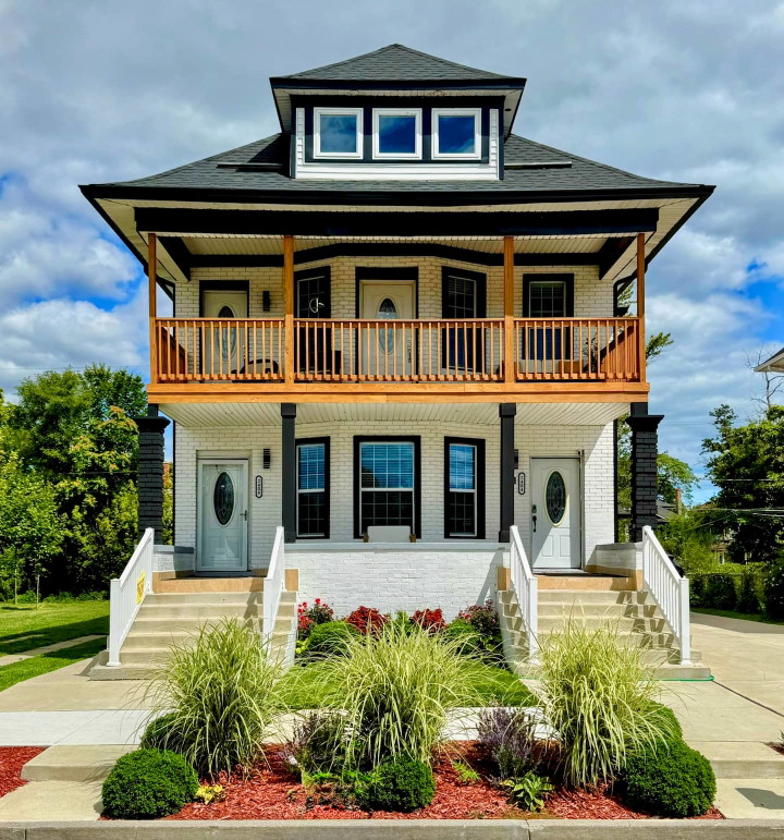 Oasis Collection: Entire Triplex - Detroit