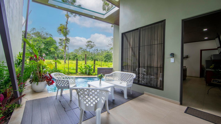 Villa In La Fortuna With A Jacuzzi, Warm Hydromassage - La Fortuna