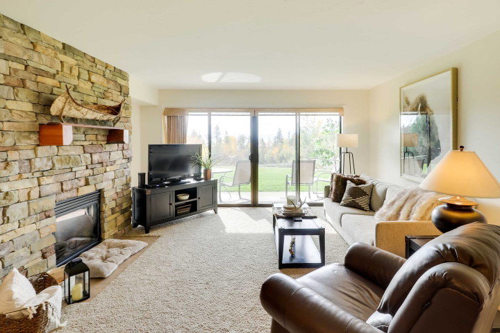 Beautiful Bigfork Condo W/ Hot Tub Access! - Bigfork, MT