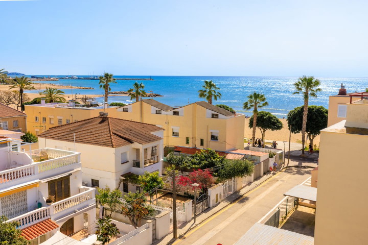 Cambrils  Stylish Retreat With Sea View - Cambrils