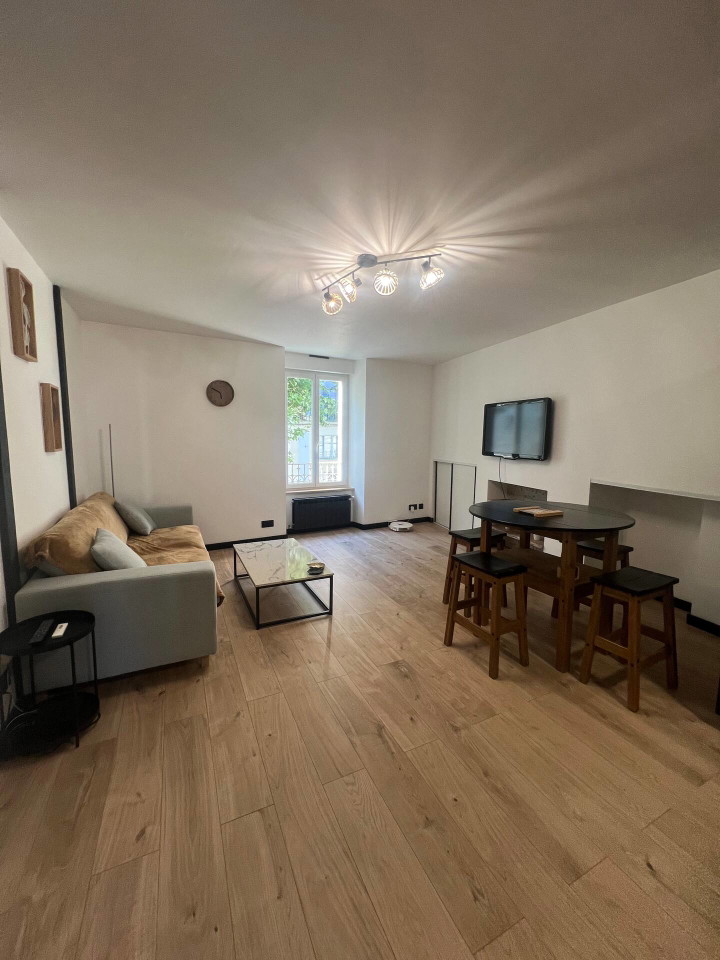 T3 Duplex Apartment + Parking - Millau