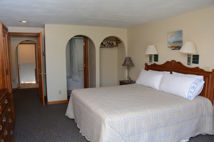 Beach Condo - Newport, RI