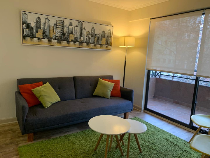 Modern And Bright: With Balcony And Great Connectivity - Independencia