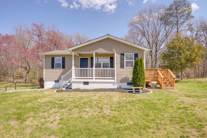 Paws & Relax | Fredericksburg Home With Fire Pit - Stafford, VA