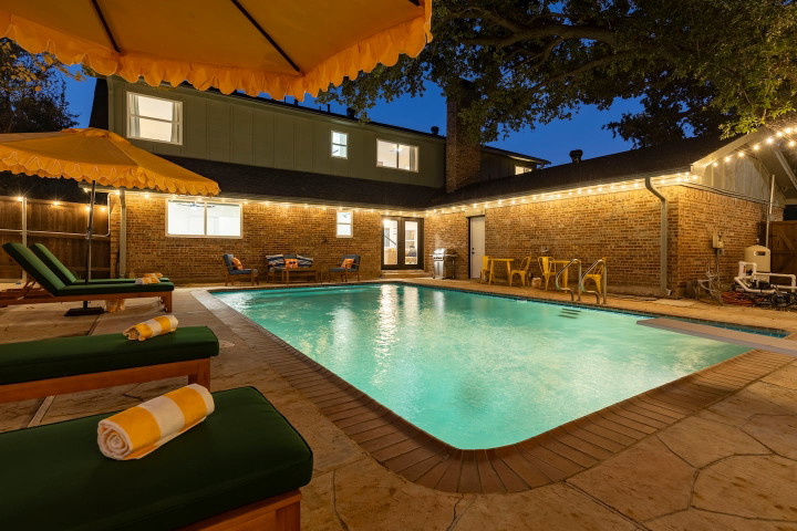 Pool, Hot Tub & Game Room | Luxury Stay Near Dfw - Irving, TX