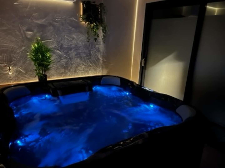 Cottage Avec Spa Intérieur Privatif - France