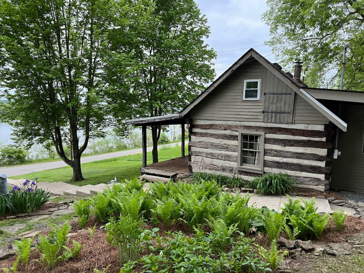 Rustic Cabin On The Ohio River. - Kentucky
