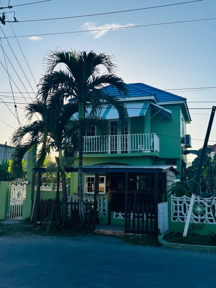 The Guest House In Beautiful Ocho Rios! - Ocho Rios