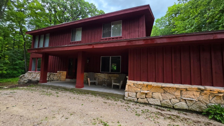 Rustic Retreat In The Woods - Waukesha, WI