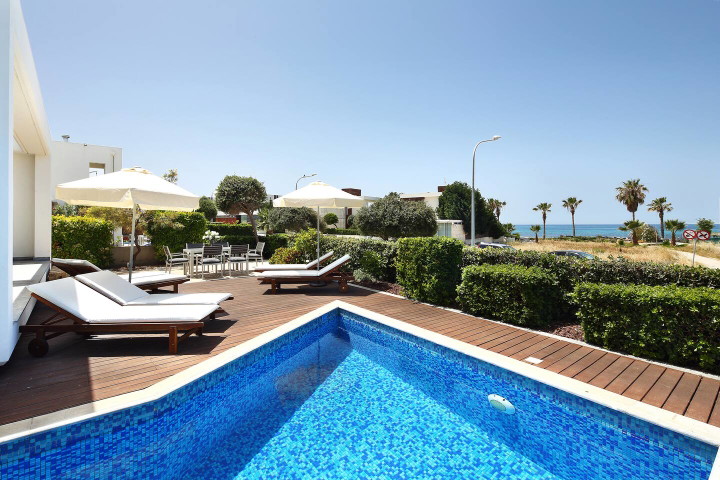 Modern Beach Front Villa 2 Bdm Heated Pool - Paphos