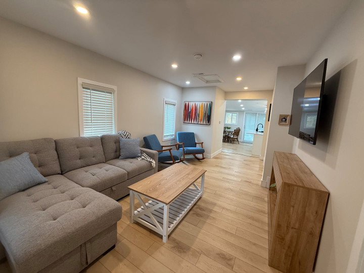Bungalow By The Beach - Crystal Beach