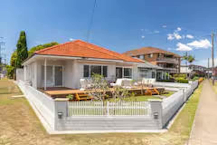 Sunset Sisters - Lakefront Villas - Forster - Forster