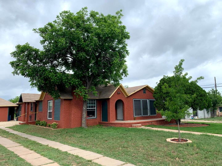 Red Rooster House - King Bed Centrally Located - San Angelo, TX